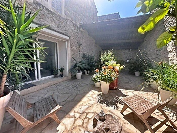 Maison 8 pièces à Lunel, Centre-ville, Gare, à vendre
