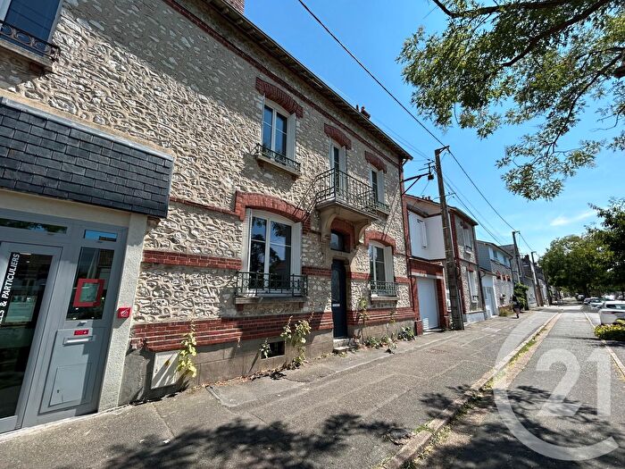 Maison 7 pièces à louer à Luisant