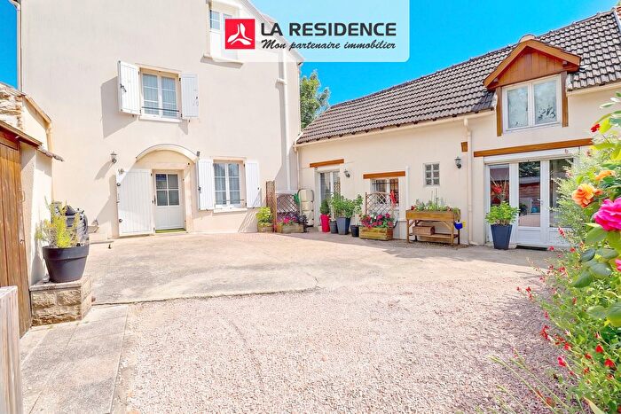 Maison 7 pièces à vendre à Jouars-Pontchartrain