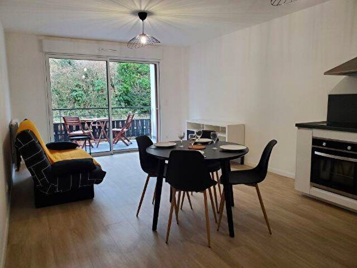 Appartement à louer - La Garenne-Centre Ville Est, Landerneau - 2 pièces - 1 chambre