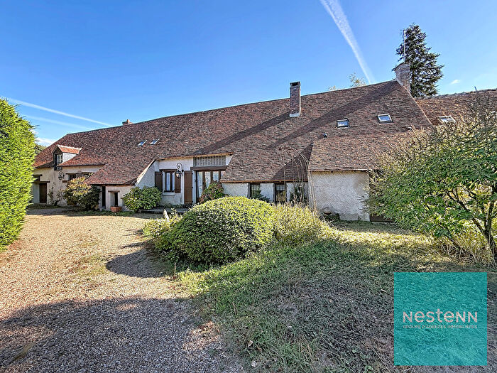 Maison 10 pièces à Mosnes, à vendre
