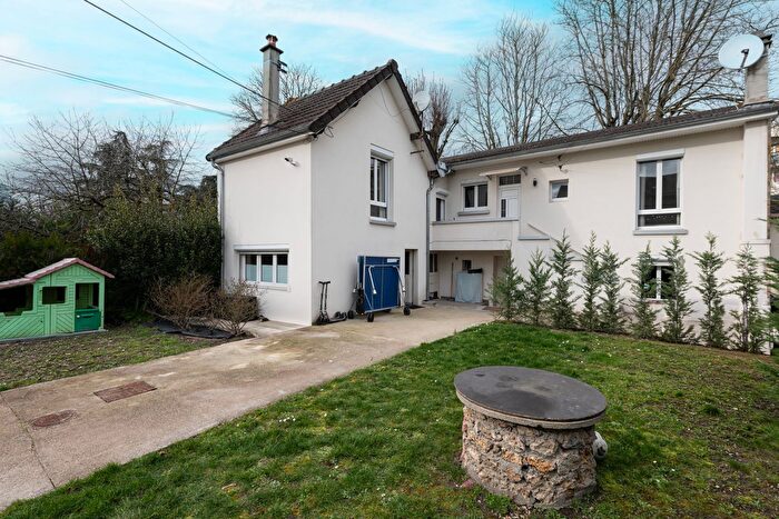 Maison à vendre - Chelles, Noue-Brossard, Perichelles, Bel Air, Clos Roger - 5 pièces - 4 chambres