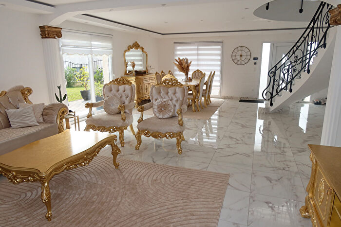 Maison à vendre - Vaux-les-Prés - 7 pièces - 5 chambres