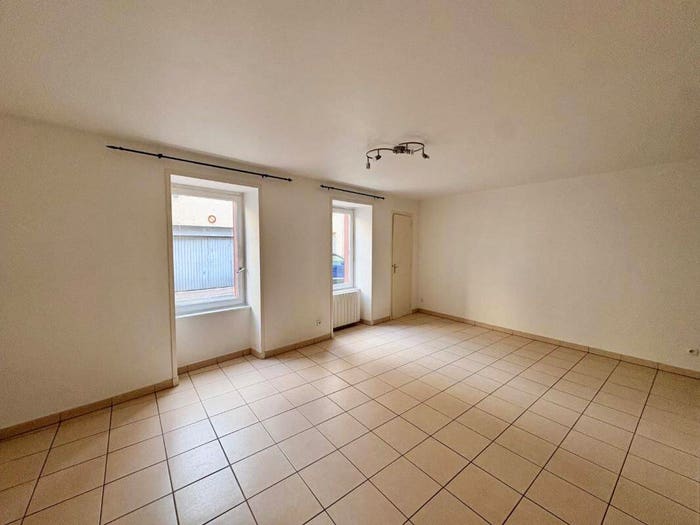 Centre Ville, Le Coteau : Appartement 3 pièces à louer