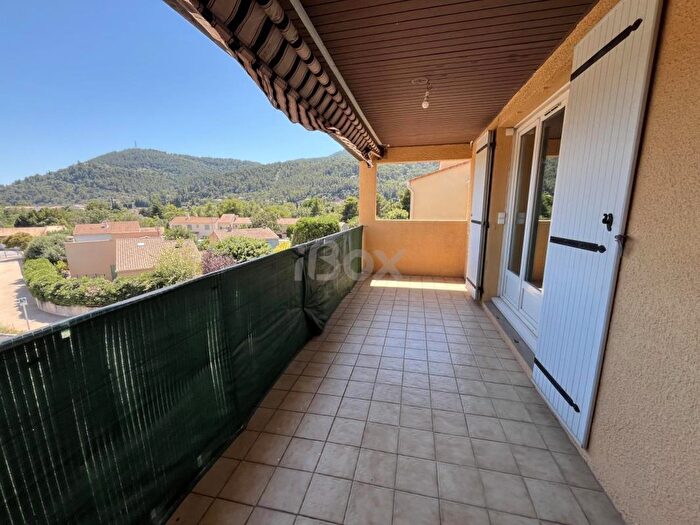 Solliès-Pont : Appartement 4 pièces à louer