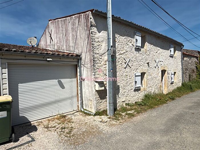 Corme-Écluse : Maison 3 pièces à vendre