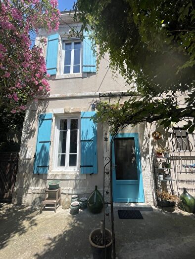 Maison à vendre - Arles, Mas-Thibert, Salin-de-Giraud - 7 pièces - 4 chambres