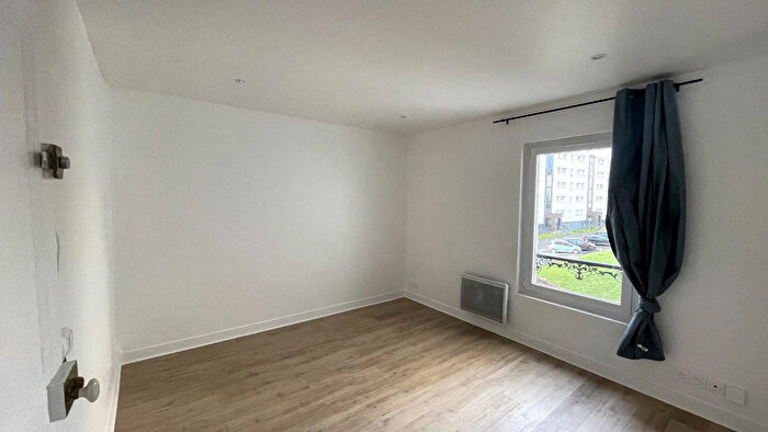 Appartement à louer - Épinay-sur-Seine, Le Cygne dEnghien - 1 pièce