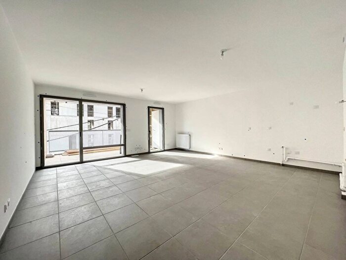 Appartement à louer - Bron - 3 pièces - 2 chambres