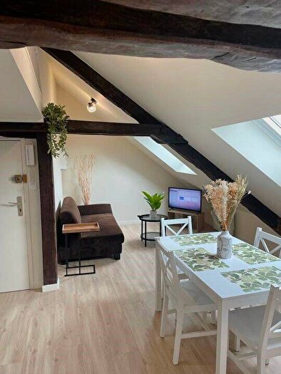 Appartement à louer - Mairie-Centre Nord, Nemours - 1 pièce