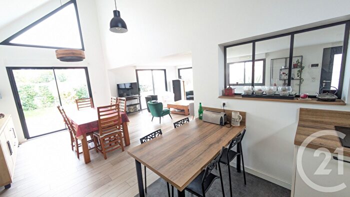 Maison à vendre - Pont-Saint-Martin - 10 pièces - 5 chambres