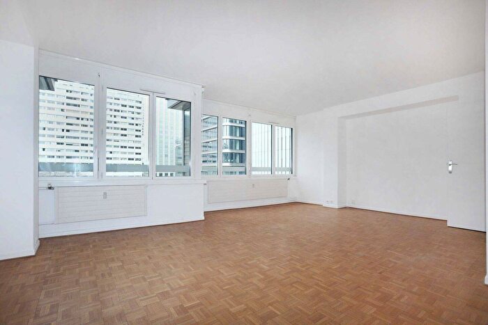 Appartement à louer - Gambetta, Courbevoie - 4 pièces - 3 chambres