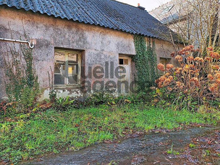 Maison 1 pièce à Saint-Rivoal, à vendre