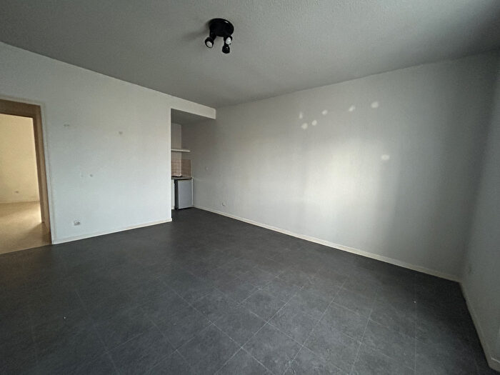 Appartement à louer - Reims, Courlancy, Porte de Paris, Bois dAmour - 2 pièces - 1 chambre