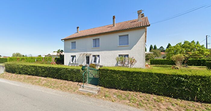 Maison à vendre - Roumazières-Loubert - 5 pièces - 4 chambres