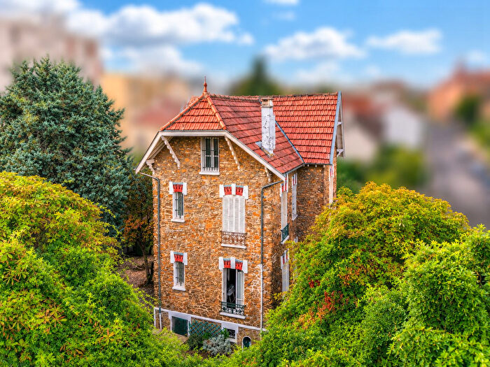 Maison 7 pièces à vendre - Villemomble, Eglise