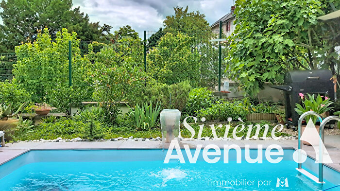 Maison 8 pièces à vendre à Vénissieux, Centre-ville