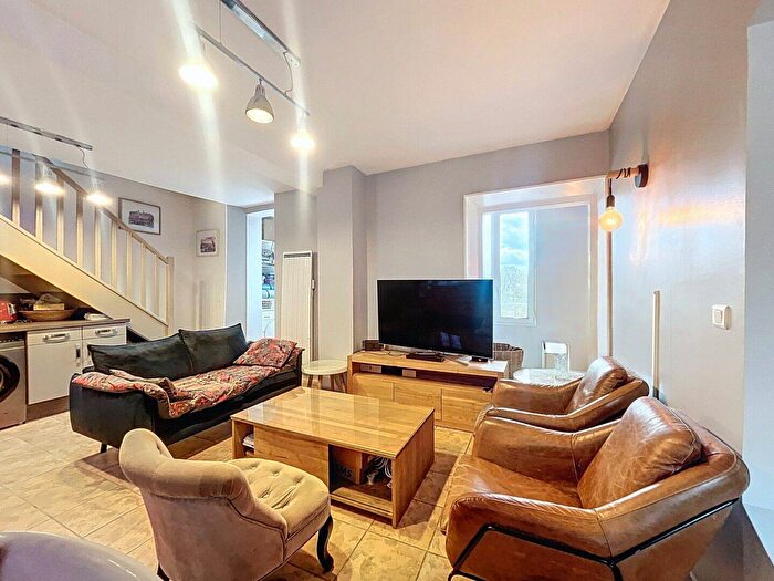 Appartement à louer - Neauphle-le-Château - 5 pièces - 3 chambres