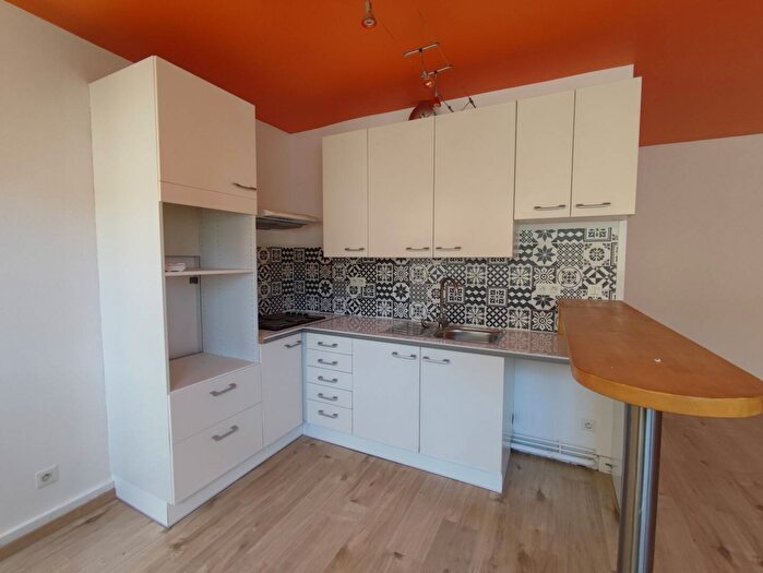 Appartement à louer - Troyes - 2 pièces - 1 chambre