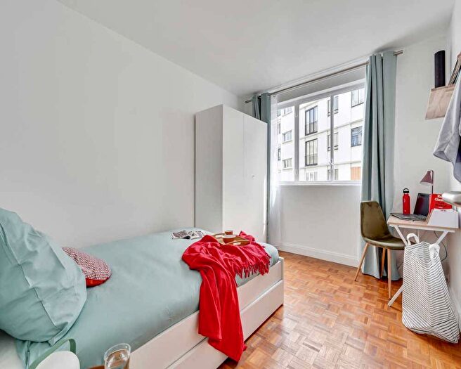 Appartement à louer - Violet Commerce, Paris ème arrondissement - 3 pièces - 3 chambres