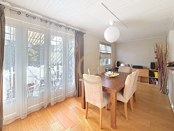 Maison à vendre - Viry-Châtillon, Le Plateau - 7 pièces - 4 chambres