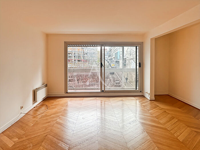 Paris 12ème, Bel-Air, Nord : Appartement 3 pièces à vendre