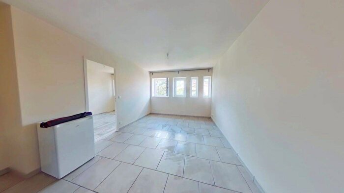 Appartement à louer - Saint-Étienne - 2 pièces - 1 chambre