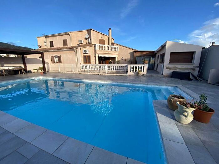 Maison à vendre - Furiani - 12 pièces - 6 chambres