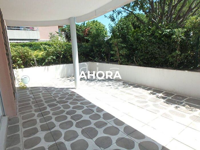 Appartement à louer - Marseille ème - 3 pièces - 2 chambres