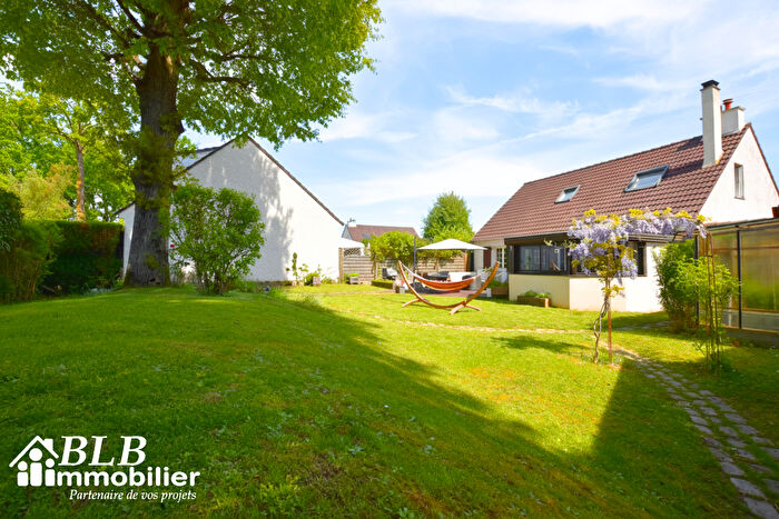 Maison 7 pièces à Les Essarts-le-Roi, à vendre