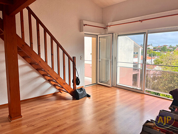 Saintes, La Gare, Sébastien de Brouard, La Fenêtre - Appartement 1 pièce à louer