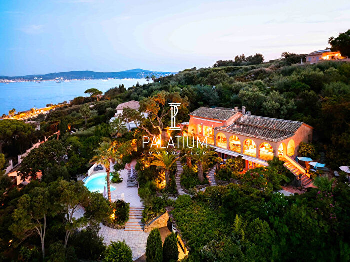 Maison à vendre - Sainte-Maxime, Virgiles, Capet dAzur, Souleyas, Croisette - 10 pièces - 7 chambres