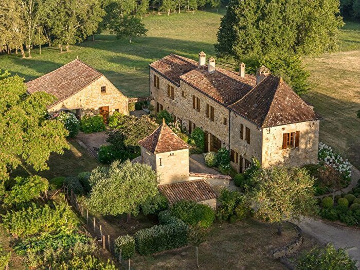 Maison à vendre - Lalinde - 8 pièces - 5 chambres