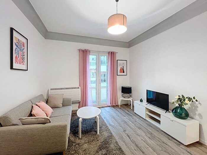 Appartement à louer - Nice, Saint-Sylvestre - 2 pièces - 1 chambre