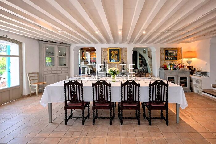 Maison à vendre - Grasse, Saint-Claude - 9 pièces - 6 chambres