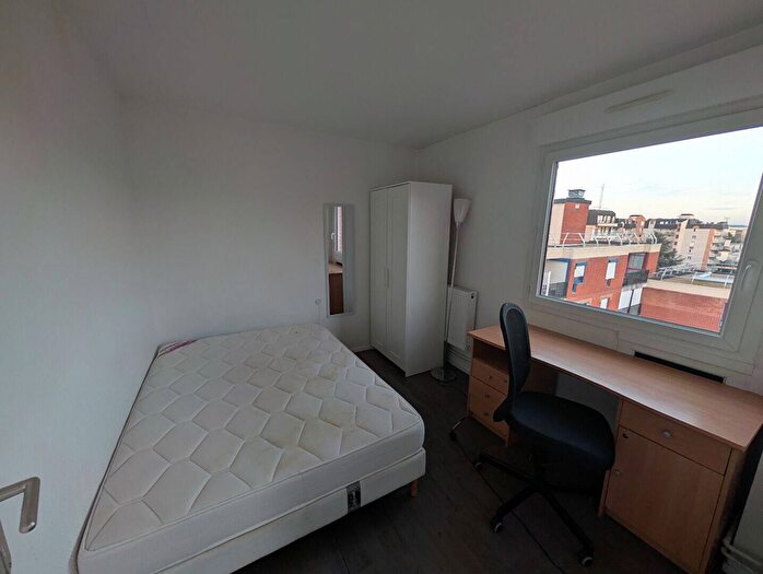 Appartement à louer - Prefecture, Cergy - 5 pièces - 4 chambres