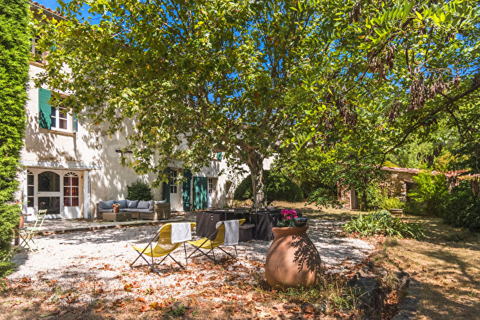 Maison à vendre - Saint-Maximin-la-Sainte-Baume, Clos de Roques - 10 pièces - 6 chambres