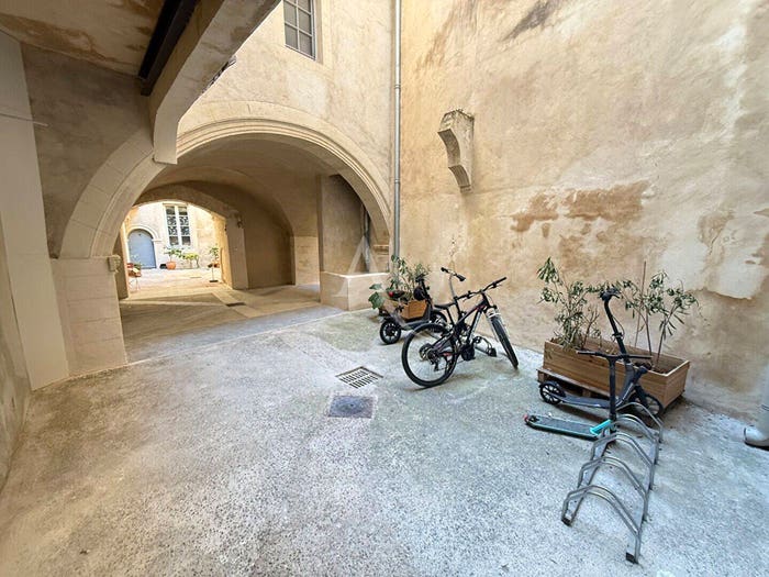 Appartement 4 pièces à Arènes, Nîmes, à louer