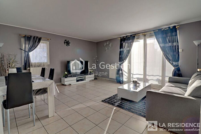 Appartement 4 pièces à louer à Saint-Ouen-l'Aumône, Val de Liesse