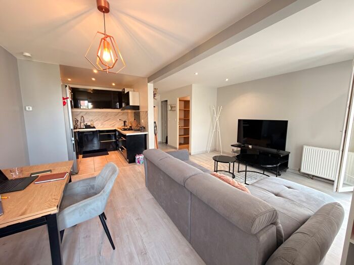 Nogent-sur-Oise, Mairie, République - Appartement 2 pièces à vendre