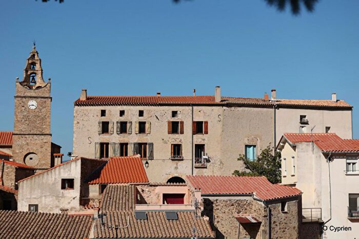 Maison à vendre - Caramany - 6 pièces - 4 chambres