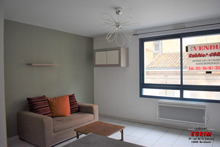Appartement à louer - Bordeaux - 2 pièces - 1 chambre