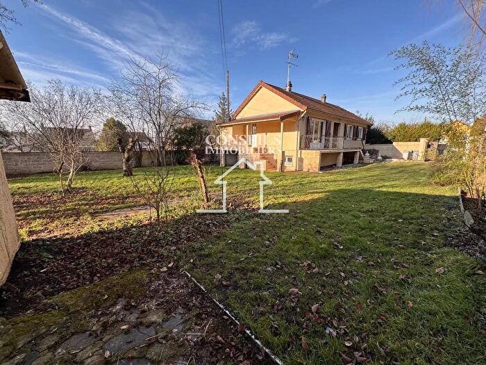 Maison à vendre - Villeneuve-sur-Yonne - 4 pièces - 3 chambres