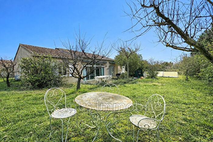 Maison à vendre - Saint-Saturnin-lès-Avignon - 6 pièces - 4 chambres