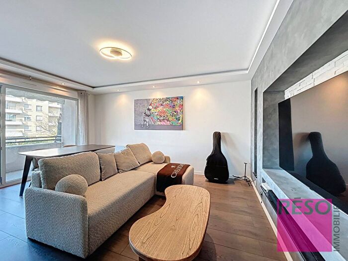 Appartement à louer - Est, Ambilly - 3 pièces - 2 chambres