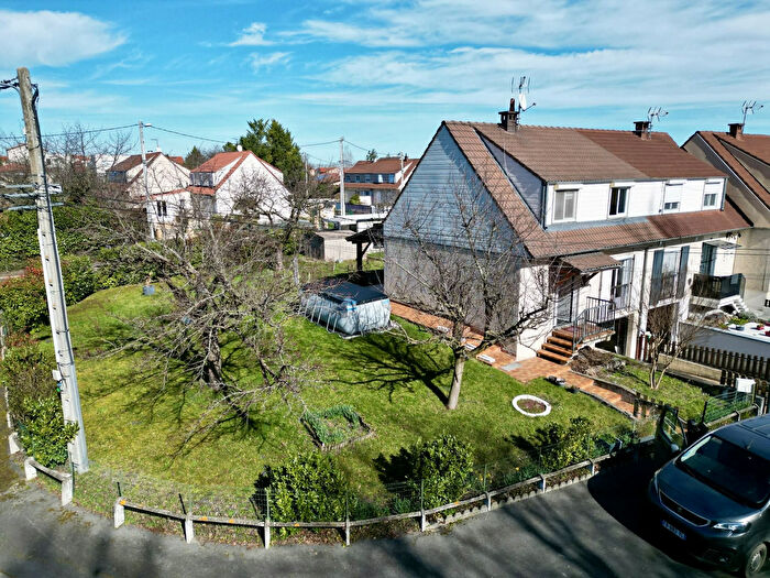 Maison à vendre - Riom, Gare, Dagneaux, Moulin dEau, Planchepaleuil, Le Marais - 4 pièces - 3 chambres