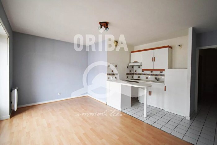 Maisons à vendre et appartements à louer - 1