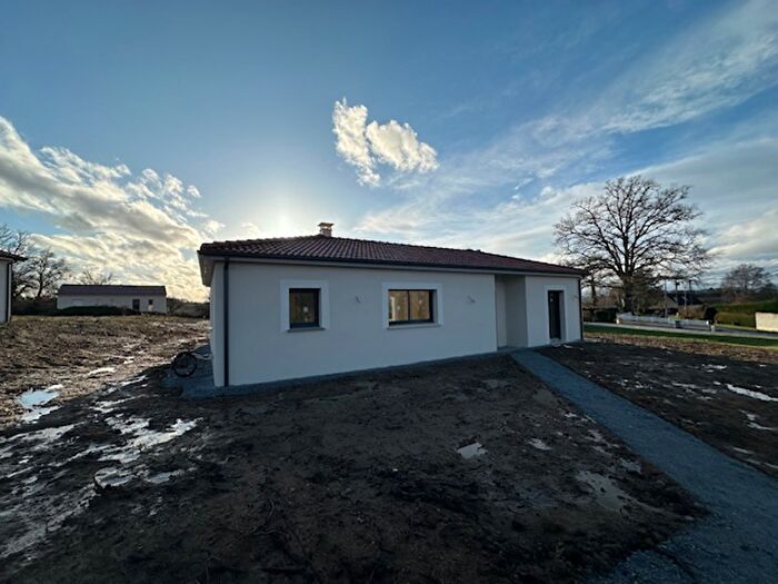 Maison à vendre - Saint-Hilaire-Bonneval - 6 pièces - 3 chambres