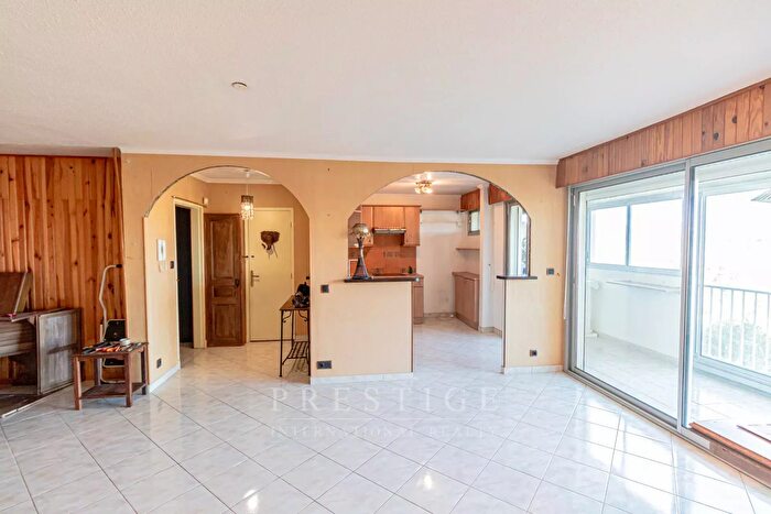 Appartement à vendre - Saint-Laurent-du-Var, Jacquons, Plateaux Fleuris - 5 pièces - 3 chambres