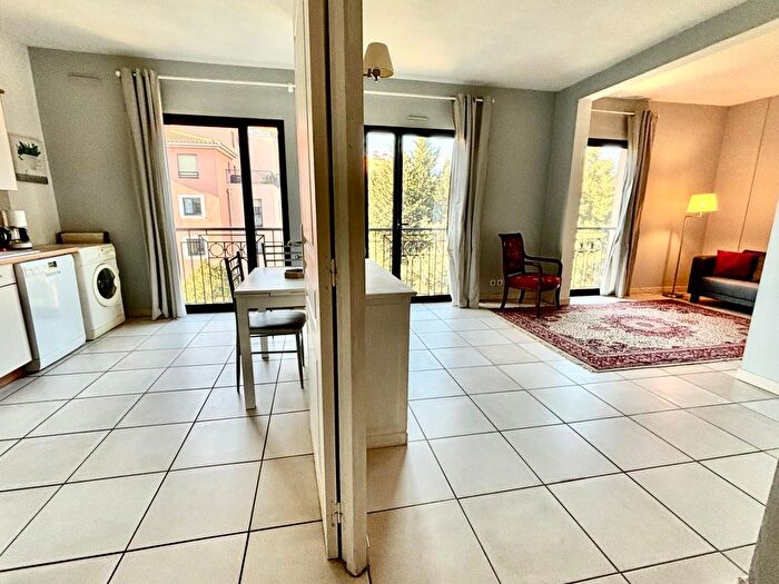 Appartement à vendre - Avignon, Raspail, Vernet - 3 pièces - 2 chambres
